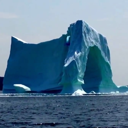 Video Captures Terrifying Moment Iceberg Collapsed, Unleashing Huge ...