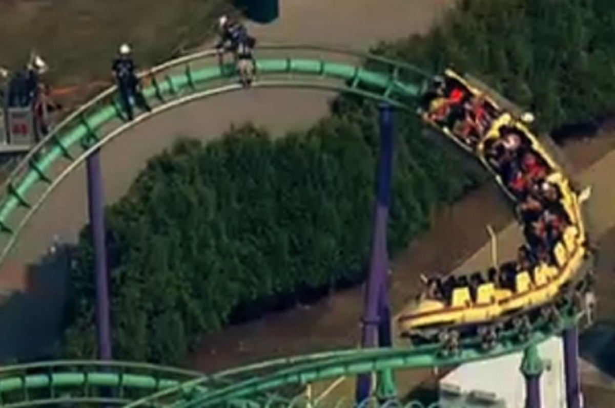 24 People Rescued From Stuck Roller Coaster At Six Flags America