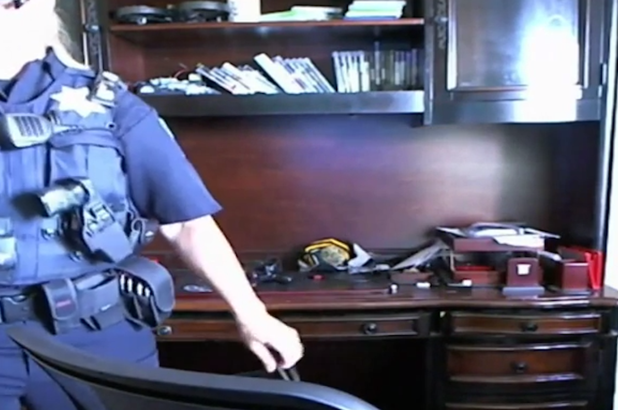 "Swatting" Prank Goes Horribly Wrong When Police Find Twitch Celebrity ...