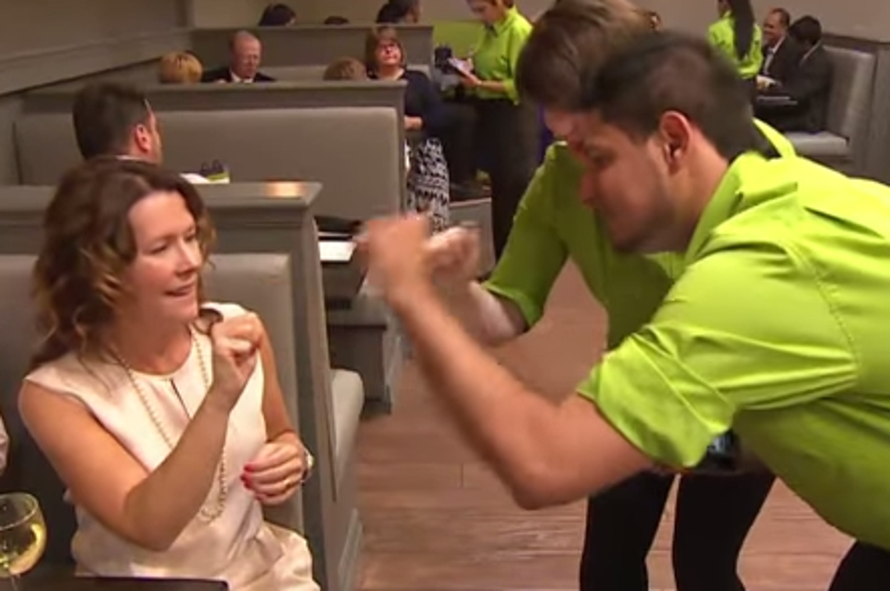 Canada's First Sign Language Restaurant Gives Hearing Customers An ASL ...