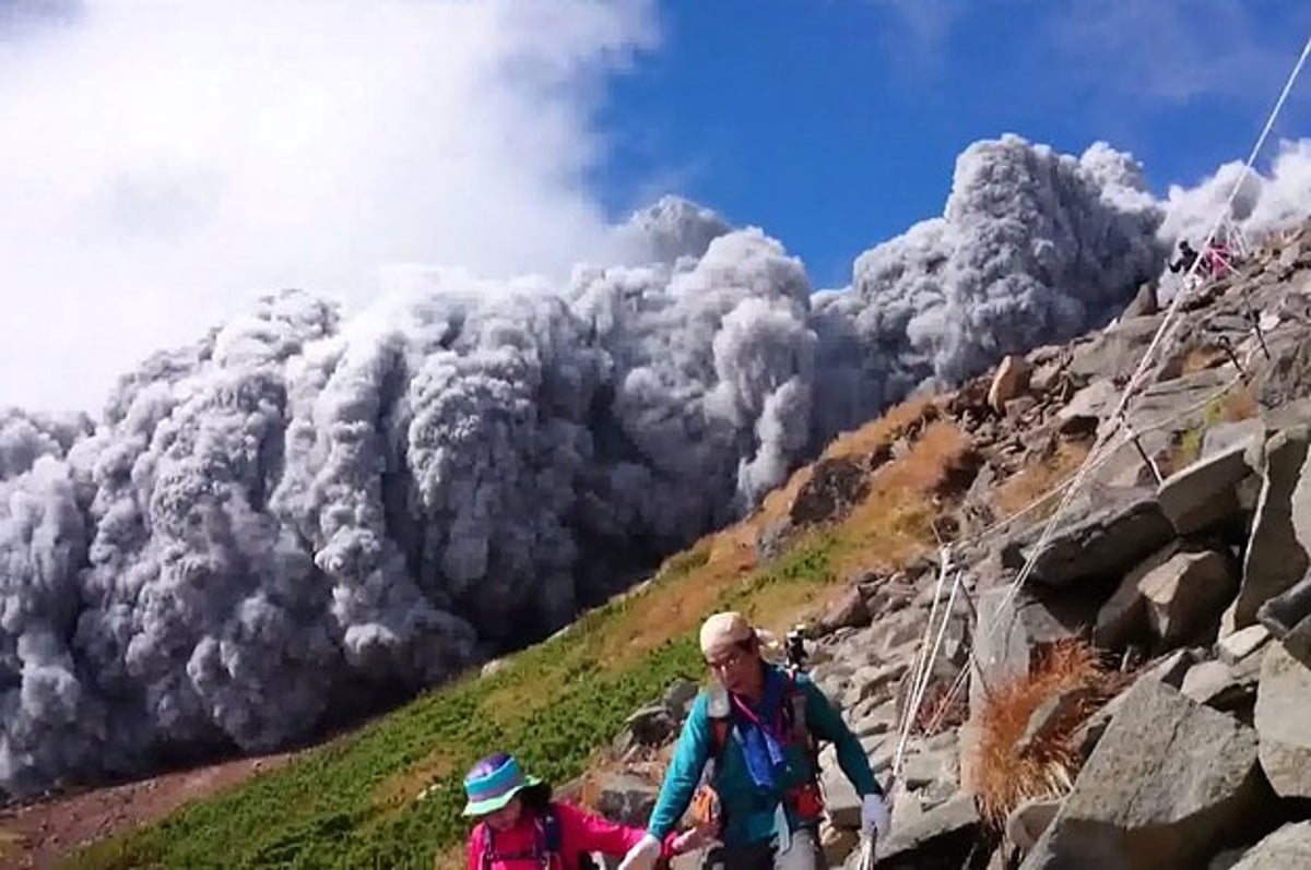 Incredible Video Captures Volcano Eruption In Japan, Climbers Fleeing ...