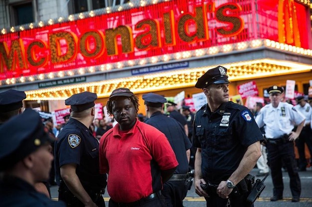Police Handcuffed Dozens Of Fast Food Workers Demanding Higher Wages In ...