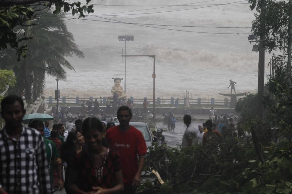 Six Dead And Over 300,000 Evacuated As Powerful Cyclone Hits Eastern India