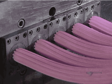 17 Mesmerizing GIFs Of Halloween Candy Being Made