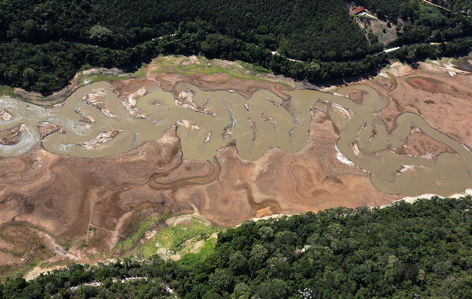 12 Astonishing Aerial Photos Of Brazil's Worst Drought In 80 Years