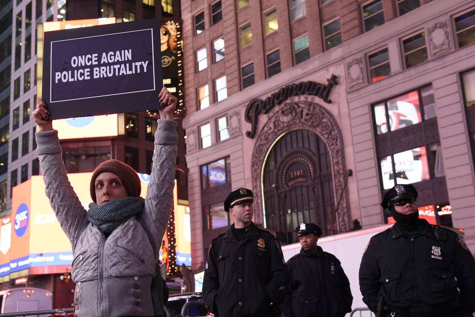 39 Dramatic Photos Of The Eric Garner Protests In New York City