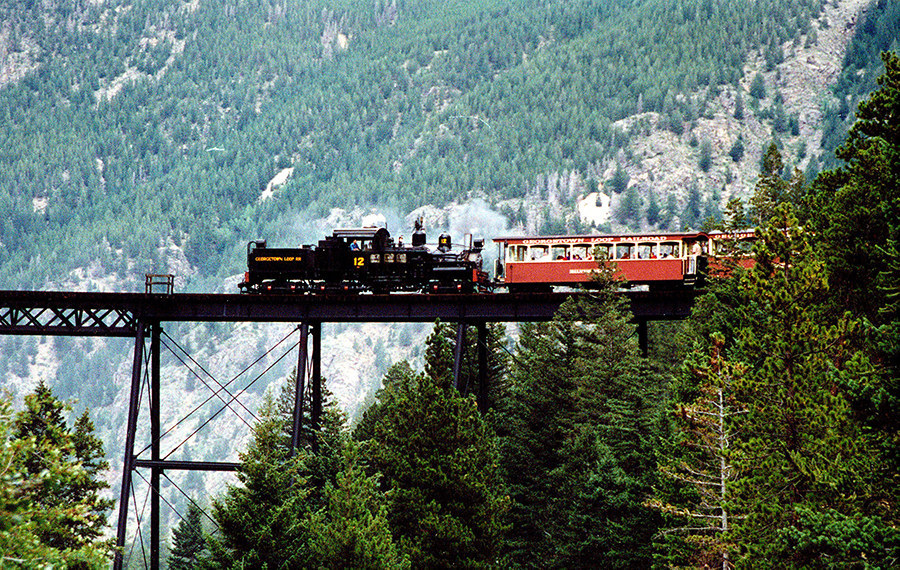 10 Of The Most Amazing Train Routes Across The World