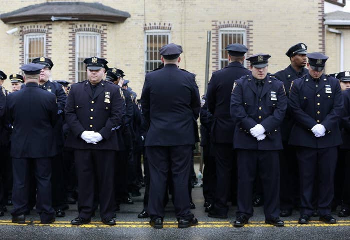 Cops Turn Their Backs On De Blasio At Slain Officer's Funeral Despite ... Cops Turn Their Backs On De Blasio At Slain Officer's Funeral Despite ...