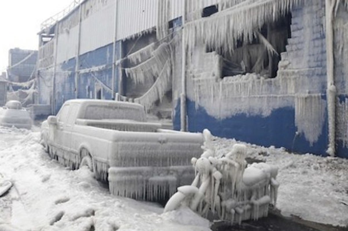 These Incredible Photos Show The Frozen Aftermath Of A New York Fire