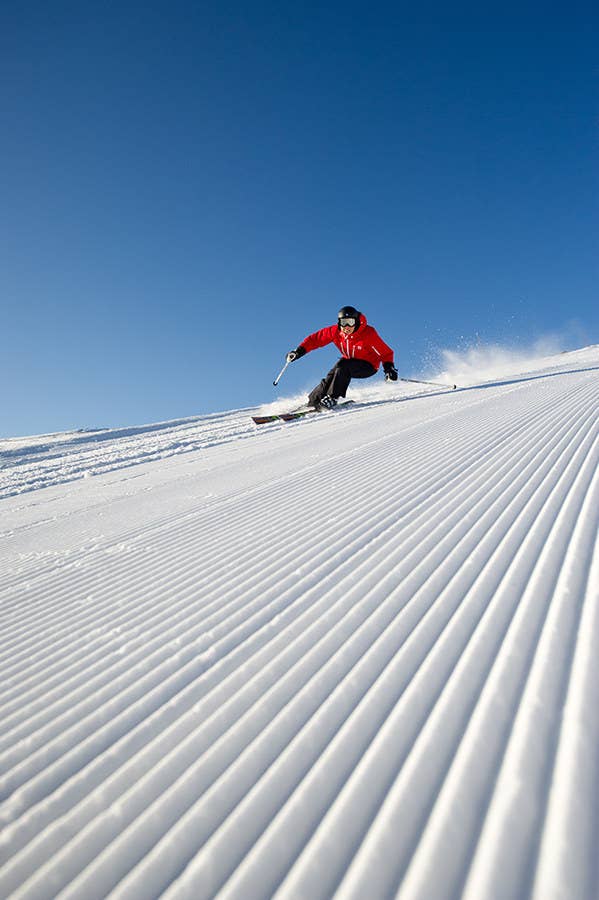 10 Skiing Pictures That Will Make Your Heart Stop