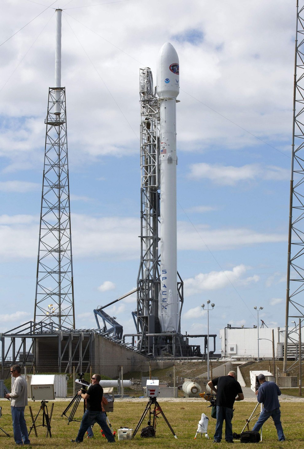 SpaceX Launches Sun-Monitoring Observatory Into Deep Space