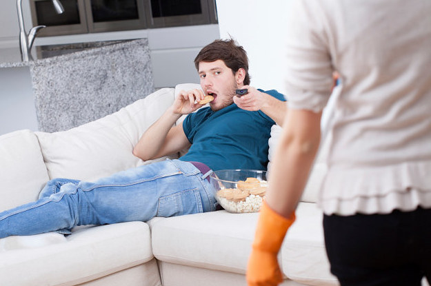 10 Signs You've Definitely Overstayed Your Welcome