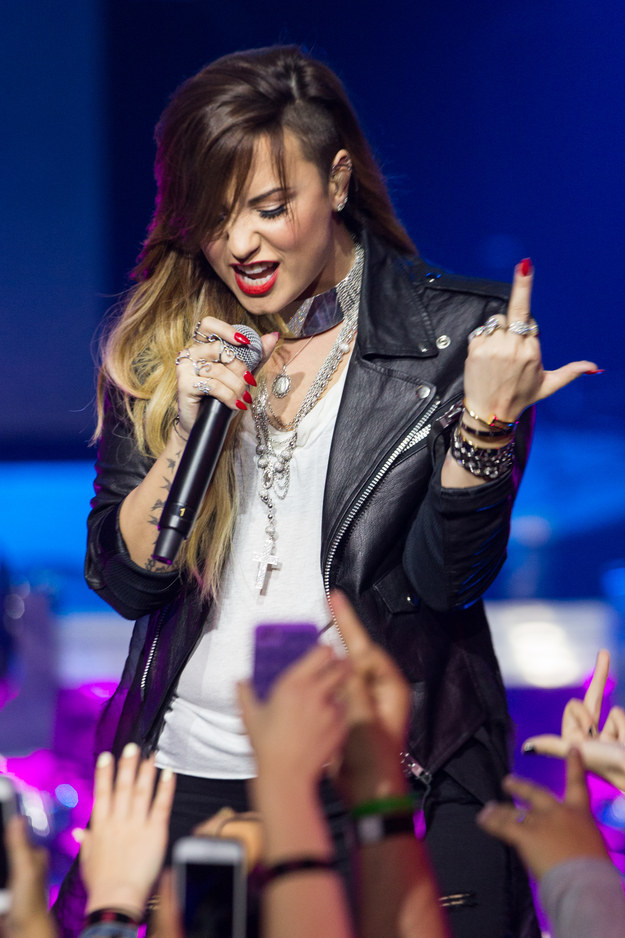 Do You Know Who's Flipping Off The Paparazzi?