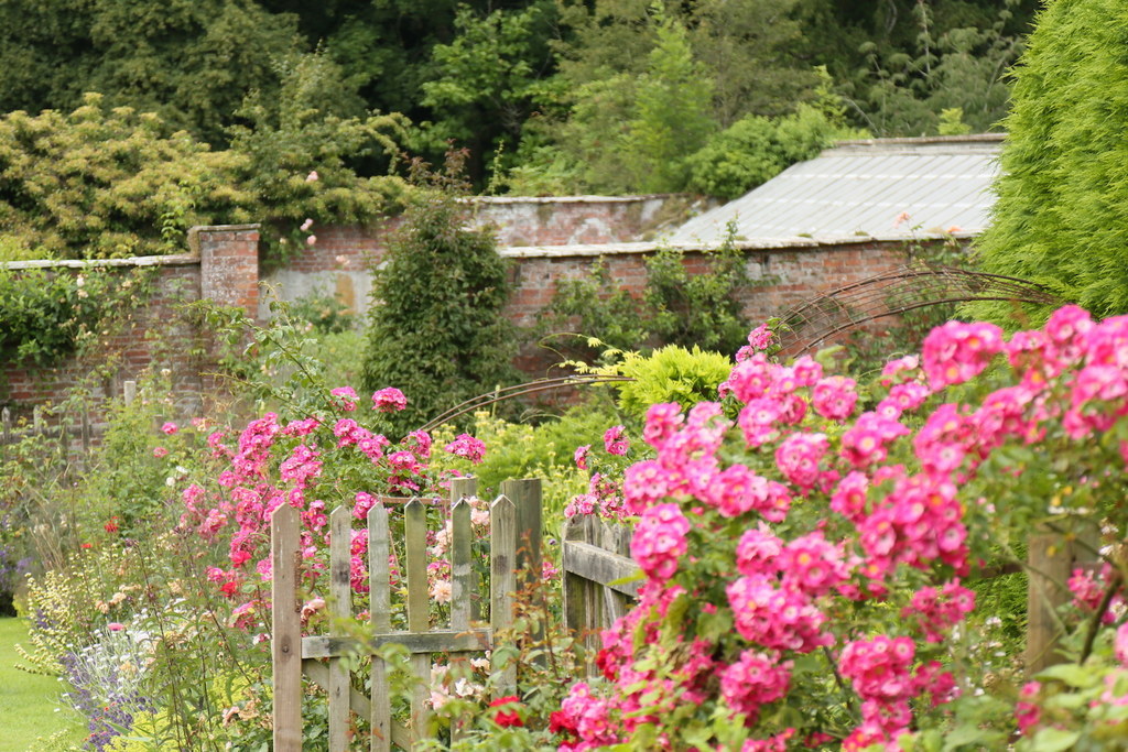 15 Summery Secret Gardens In Britain Everyone Should Explore