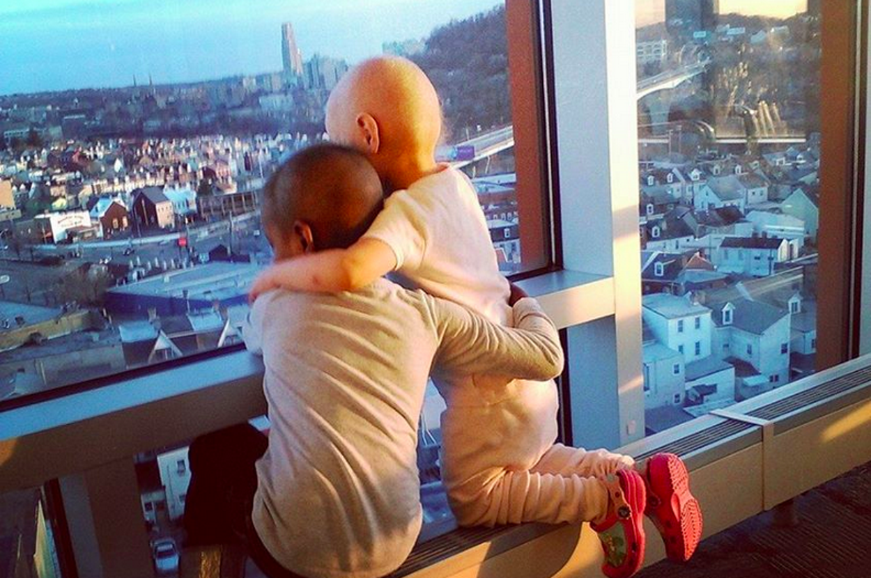 This Touching Picture Of Two Young Friends With Cancer Hugging Is Going ...