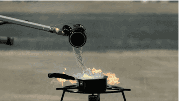 Watch What Happens To A Grease Fire When You Put It Out With Water In ...