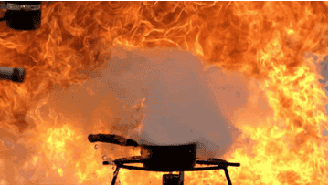 Watch What Happens To A Grease Fire When You Put It Out With Water In ...