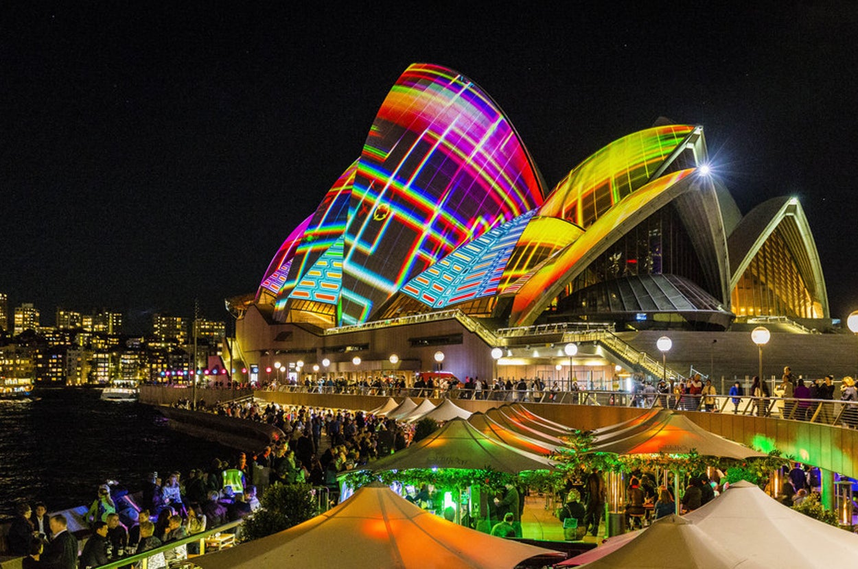 14 Ways To Take Amazing Photographs Of Lights At Night