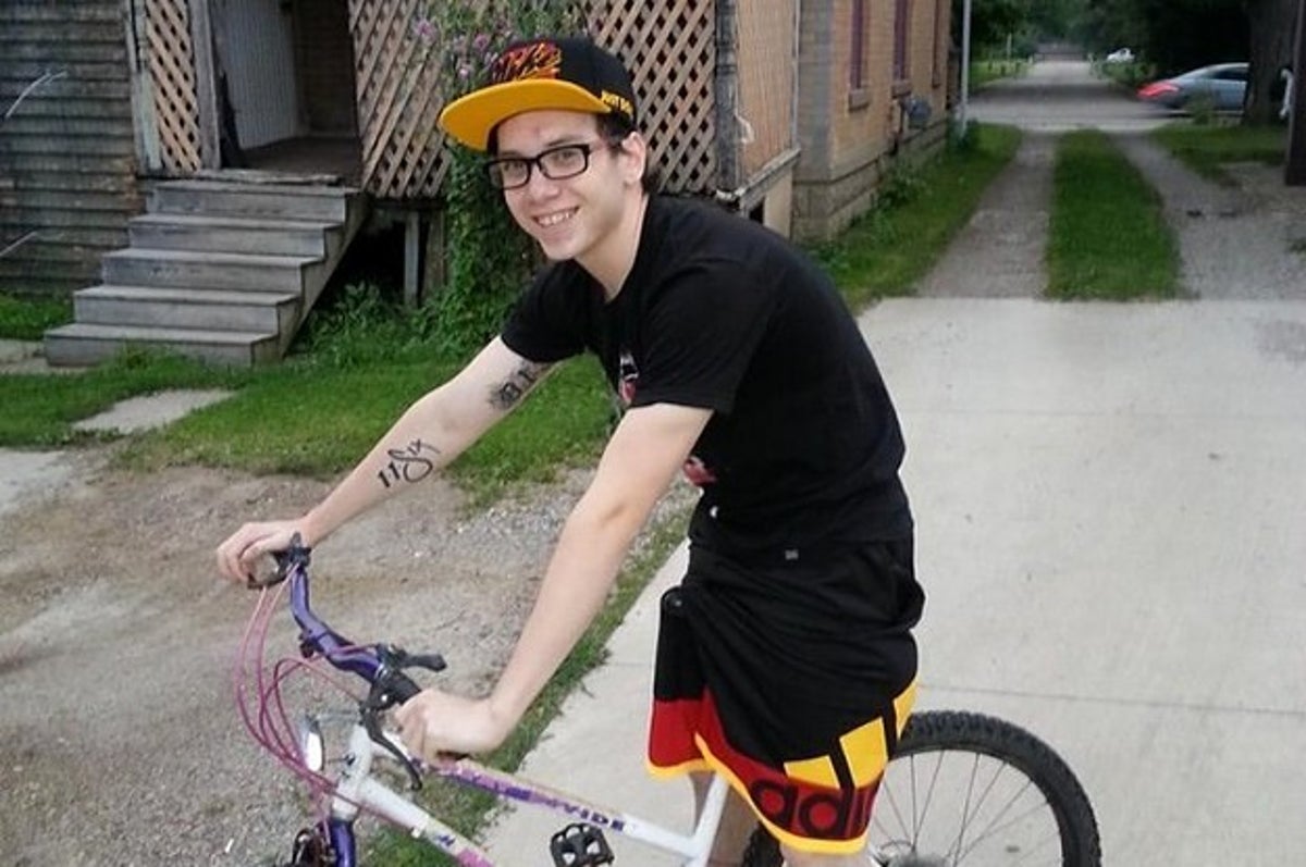 After Getting Stabbed, This Guy Somehow Delivered His Pizzas Before ...