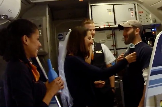 On Their Way To Elope, This Couple Got A Surprise In-Flight "Wedding ...