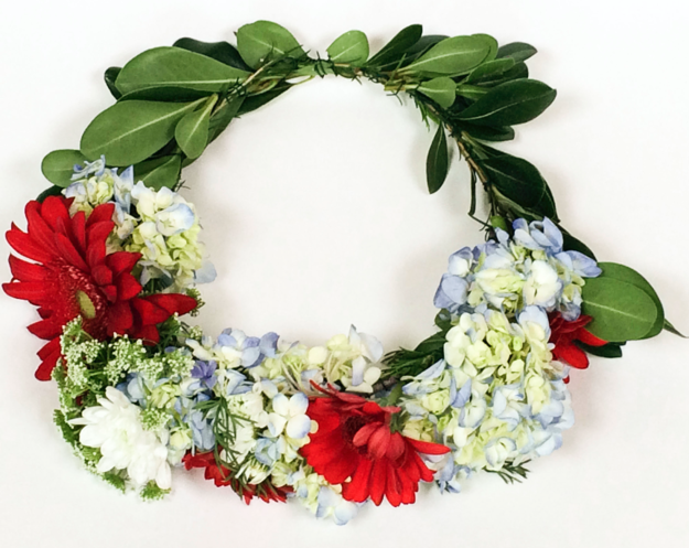 Here's How To Actually Make A Gorgeous Flower Crown