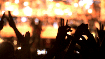 15 Sights No One Forgets From Their First Concert
