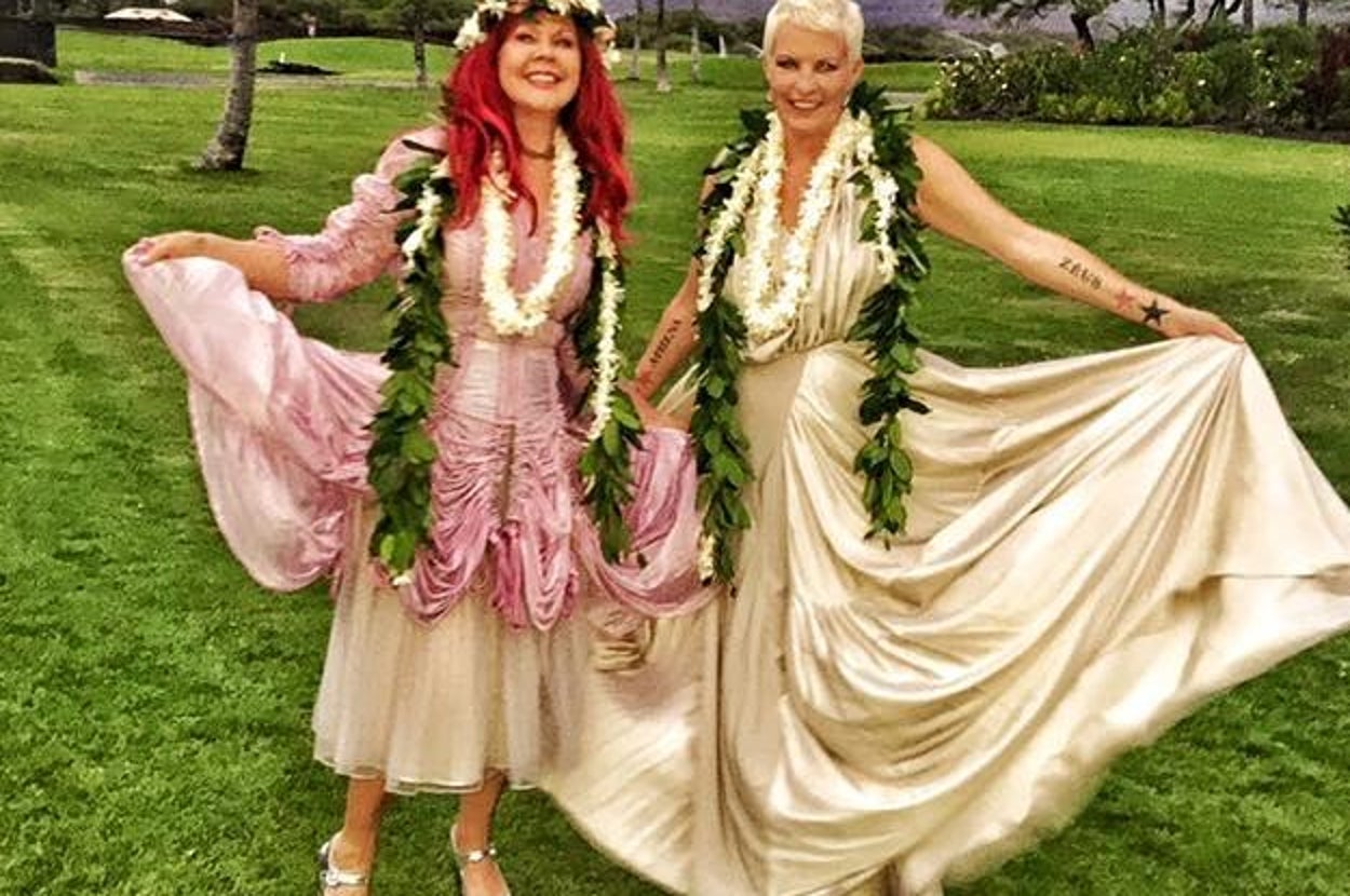 Kate Pierson Of The B-52s Just Married Her Longtime Girlfriend And It's ...