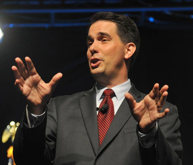 See How Real News (Scott Walker Dropping Out) Crushed A GIF (Pizza Rat ...