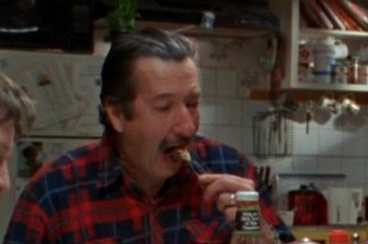 16 Reasons Darryl Kerrigan Is The Greatest Australian Dad Of All Time