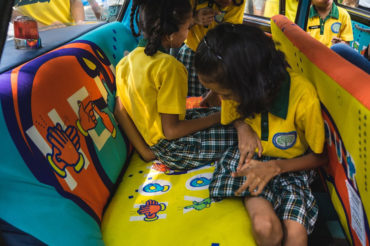 A Designer Is Using Mumbai’s Taxis To Teach Sign Language