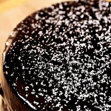 18 Cake GIFs That'll Make You Moist