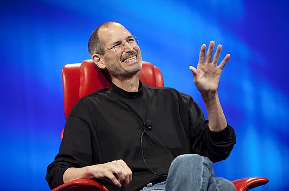Tim Cook, Eddy Cue, Bud Tribble Remember Steve Jobs With Personal Essays