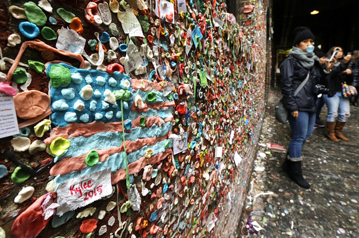 This Gross Wall With 20 Years Of Gum On It Is Finally Being Cleaned