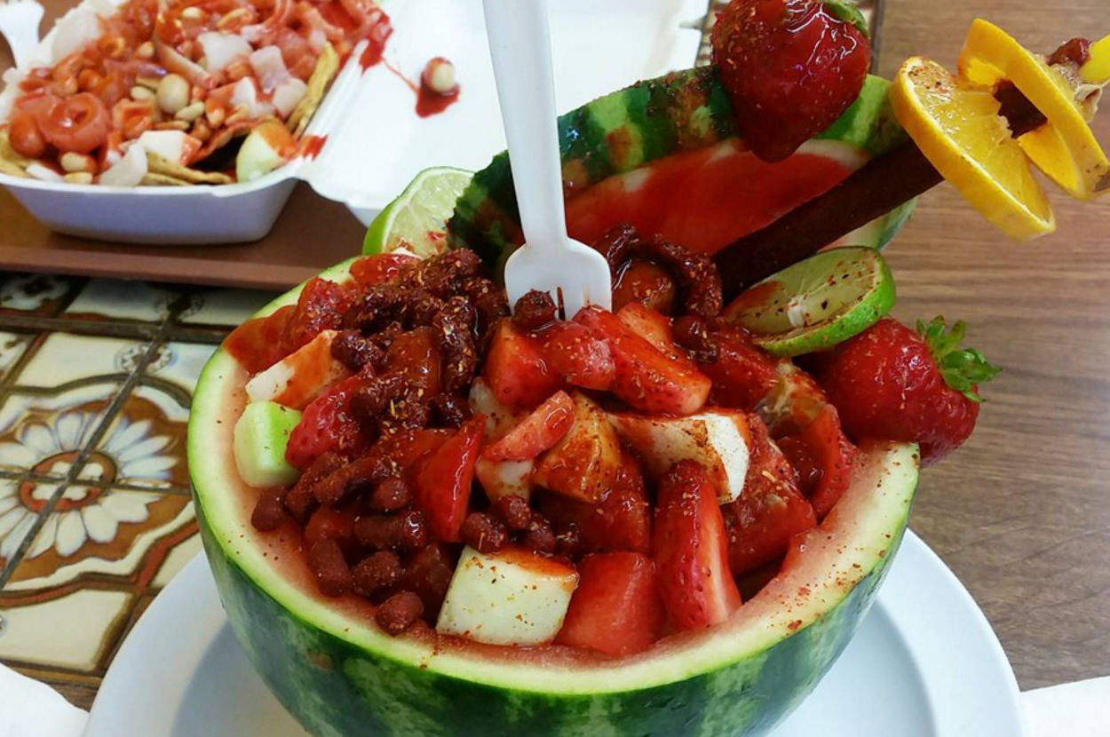Descubre la forma más épica y atascada de comer sandía