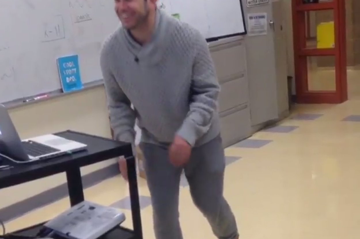 This Calculus Teacher Dressed As Drake And Danced To “Hotline Bling ...