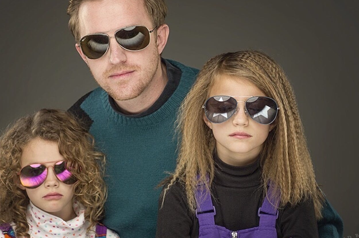 A Single Dad Finally Took The Christmas Photos He Always Wanted