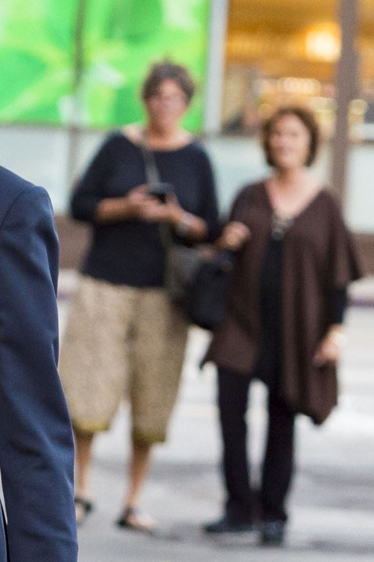 This Woman Realizing Ellen DeGeneres Is Walking In Front Of Her Is ...