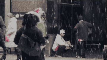 A Homeless Man In Montreal Just Showed Us All The Meaning Of Kindness