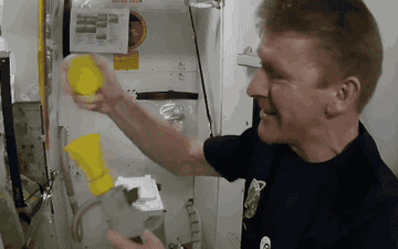astronauts pee