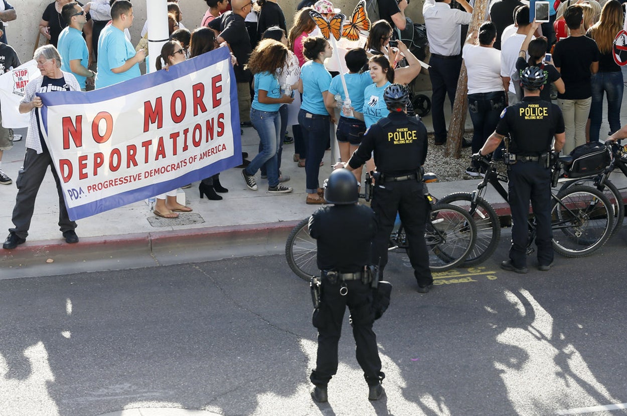 Number Of Undocumented Immigrants In The U.S. Declines To Lowest Level ...