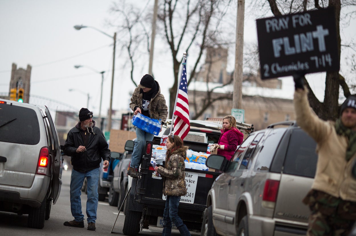 State Workers In Flint Received Bottled Water A Year Before Residents