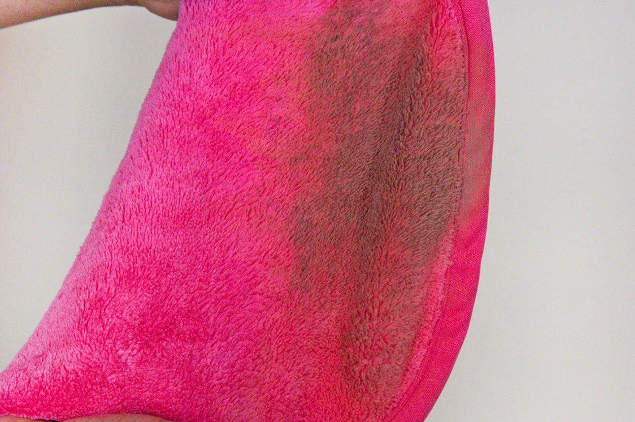 does the makeup eraser work