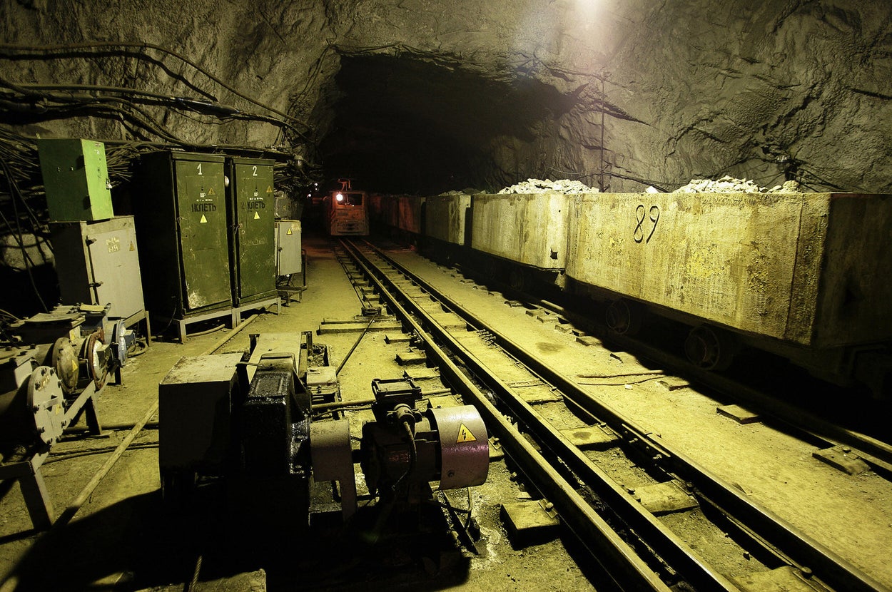 36 People Killed As Explosion Causes Mine Collapse In Russia