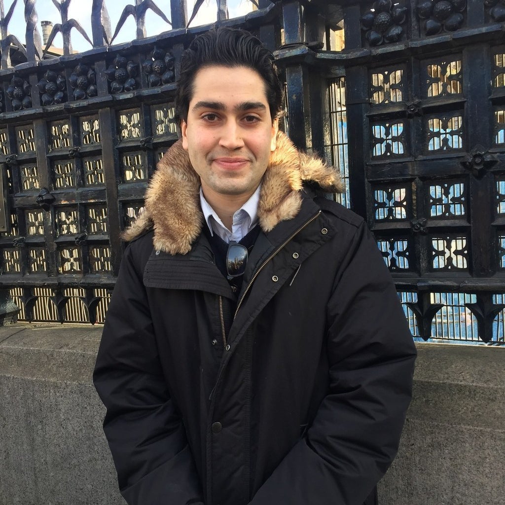 This Man Keeps Getting Mistaken For Ed Miliband And He Quite Enjoys It