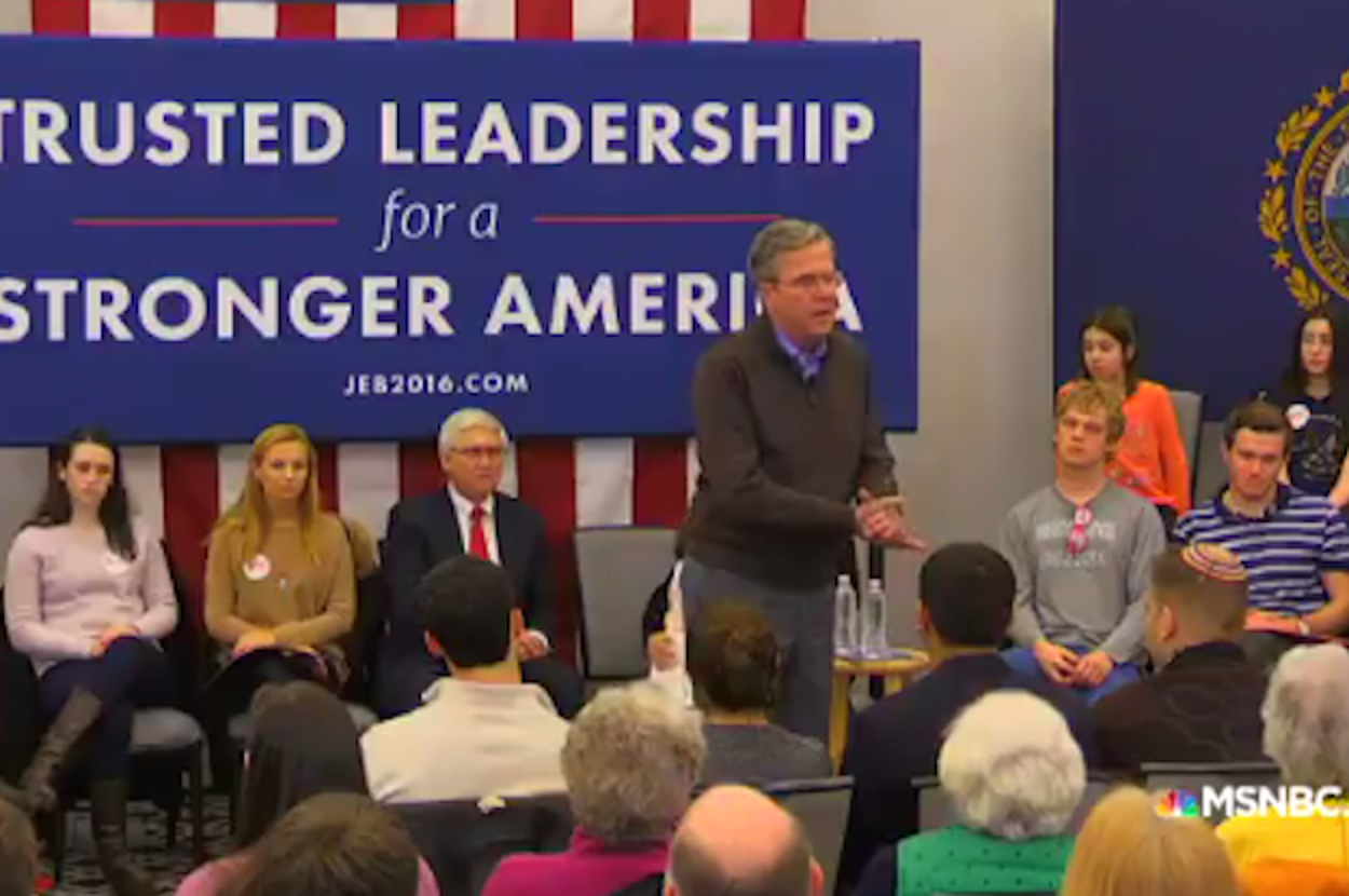 Jeb Bush Asks Audience To "Please Clap" At Town Hall