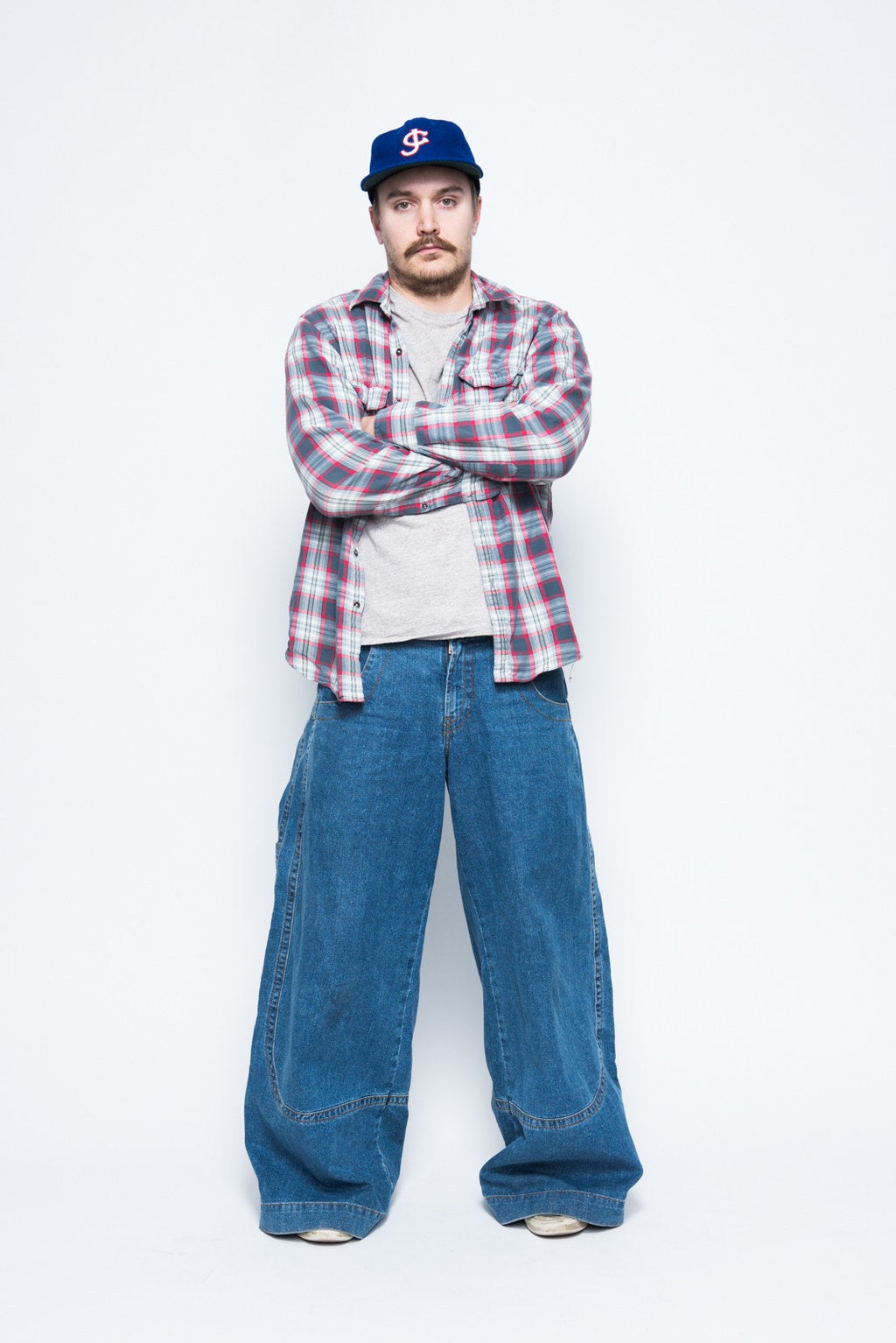 Here s What Happens When You Wear Giant JNCO Jeans In 2016