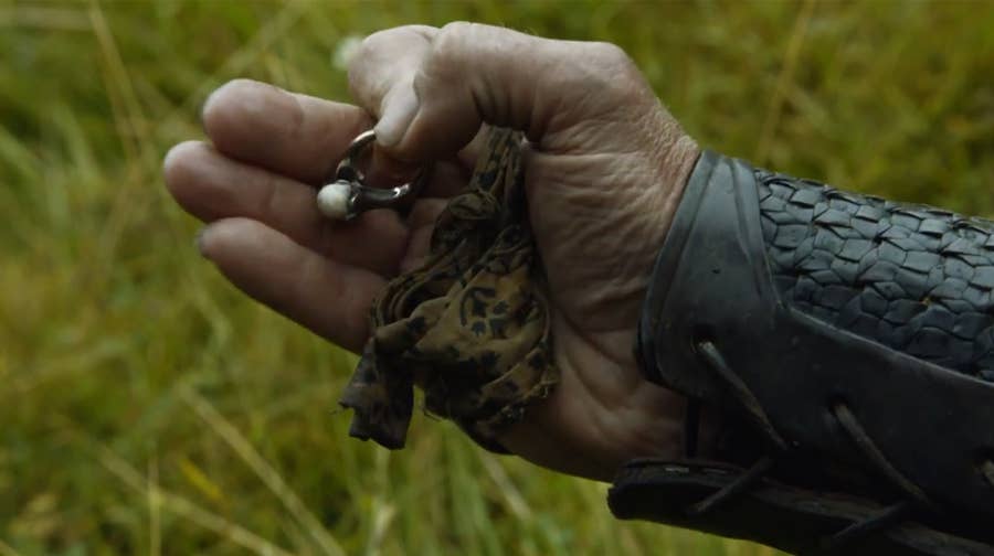 theon flayed finger