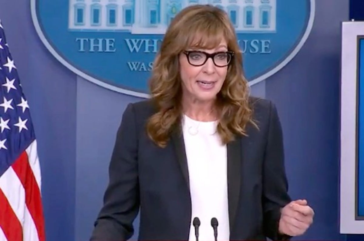 Allison Janney Surprised Reporters At The White House