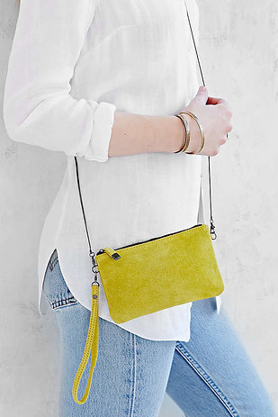 27 Small Bags That Look Good With Any Outfit