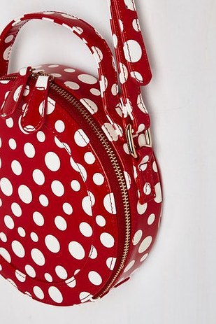 27 Small Bags That Look Good With Any Outfit